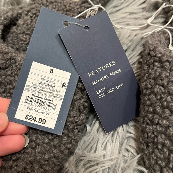 Universal Thread | Shoes | Nwt Universal Threads Fuzzy Gray Slip On ...